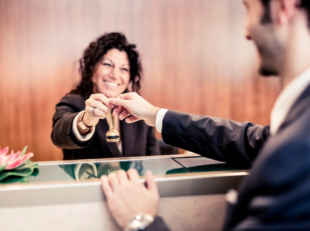 Hotel Competitor Analysis Template | SATUVISION